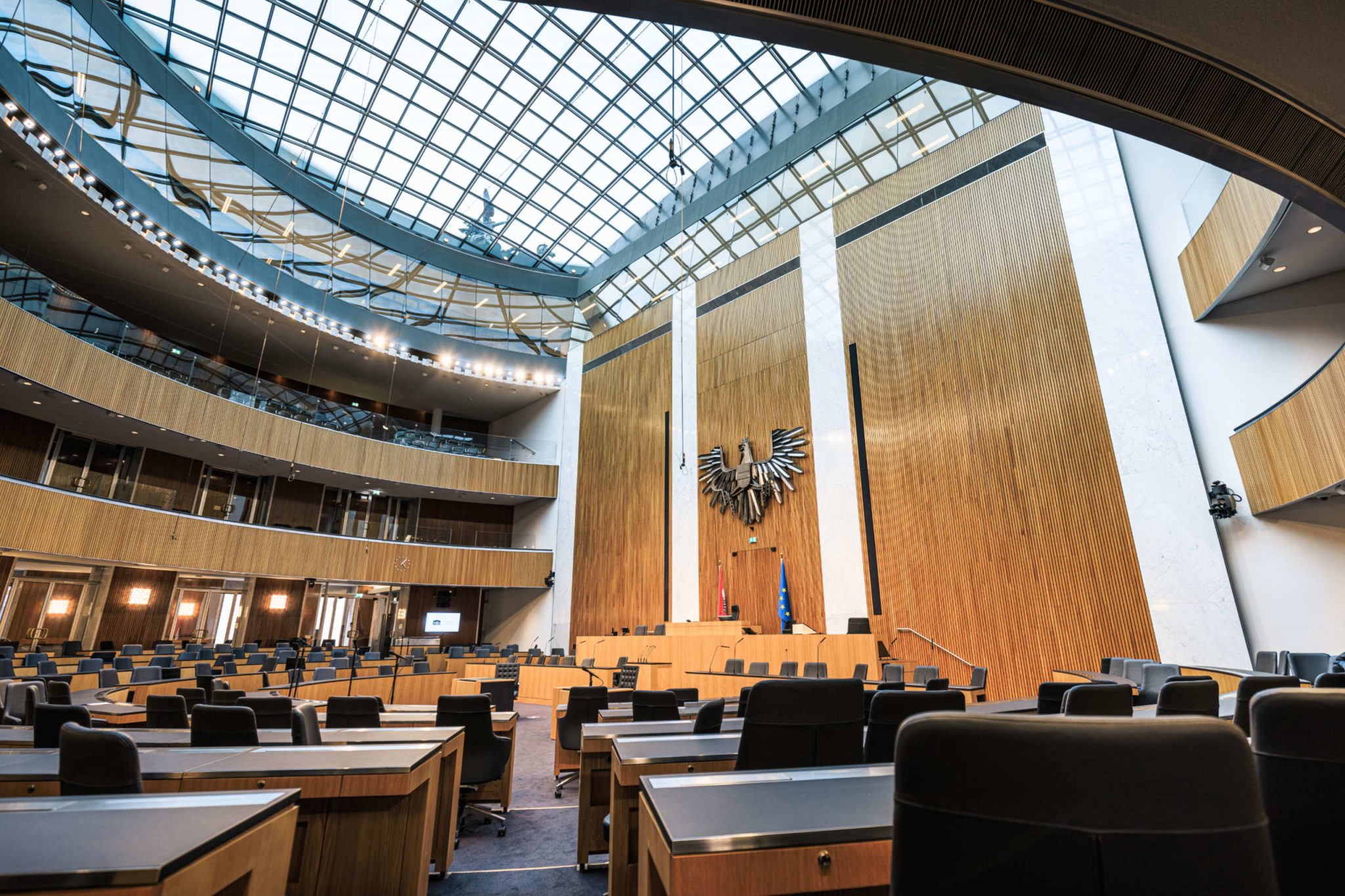 Parlament: Alles glänzt, so schön neu